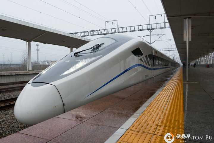 crh2-139e,r2e,号r2e_大山谷图库