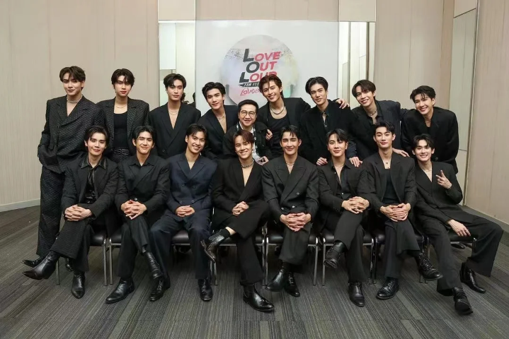 Skm权萌萌 的想法: 伪科普|说说GMM家的一二三代官配cp 刚刷到offgun和taynew在台下观看弟弟们的表演，真的是感触颇深啊。趁着这两天lol上头，赶紧发一篇伪科普贴。 截至 ...