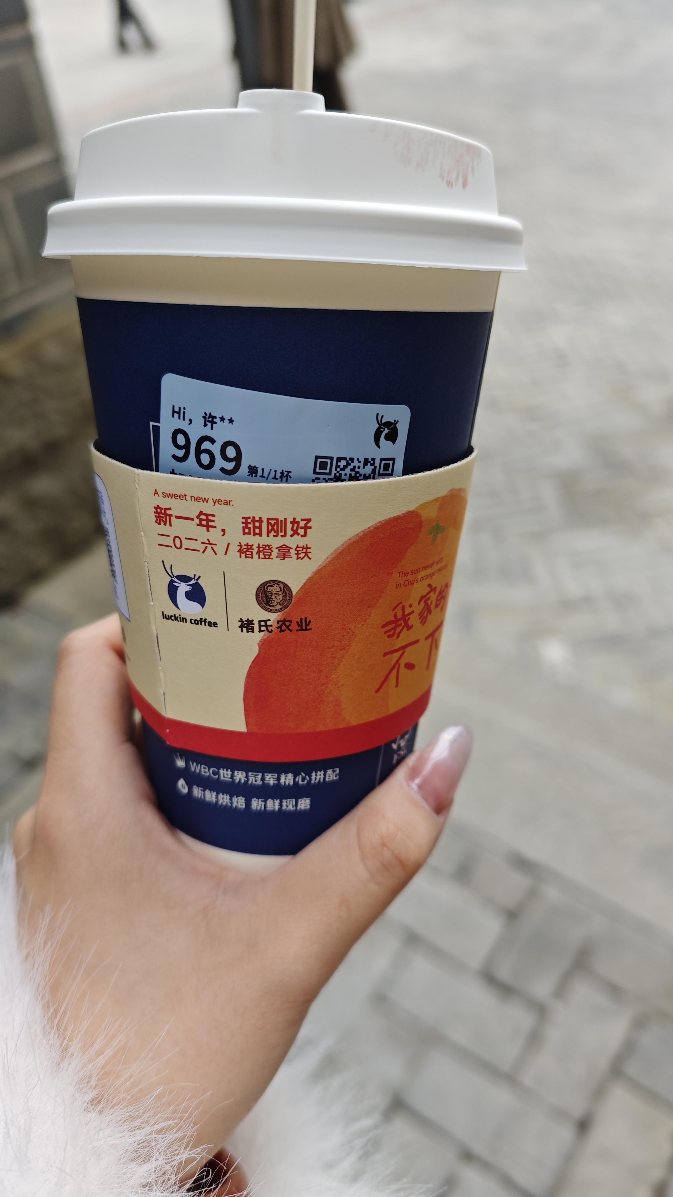 笑笑不可爱 的想法: 每一个编剧逃脱不掉的宿命就是做导演，然后被魔法攻击冻到起 - 知乎