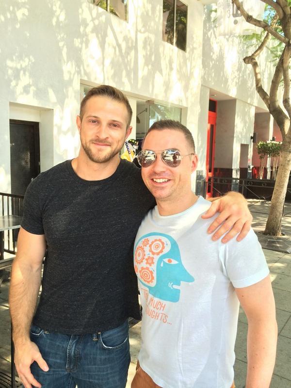 GV 演員真的大部分是直男么？如果是，他們怎麼對同性產生生理反應？ - GetIt01