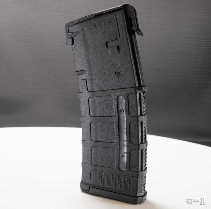 很多科幻的射击游戏里在枪械上都有显示子弹数的装置，那现实中有类似的思路吗？ - 知乎