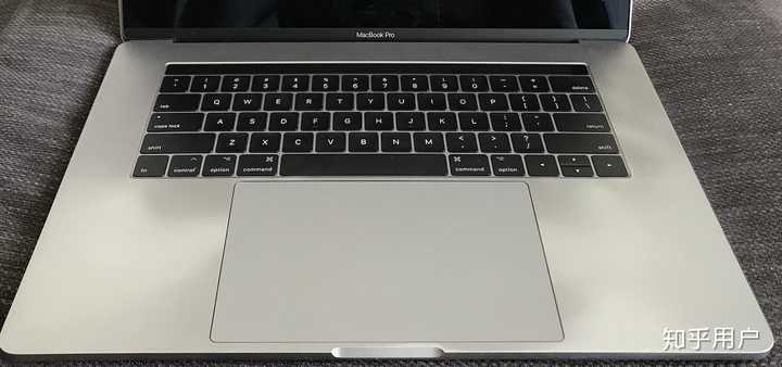 听说Mac Book Pro 灰色的会掉色，是这样吗？ - 知乎