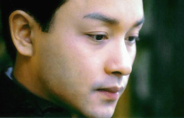 如何评价张国荣《霸王别姬》的扮相和身段？ - 知乎