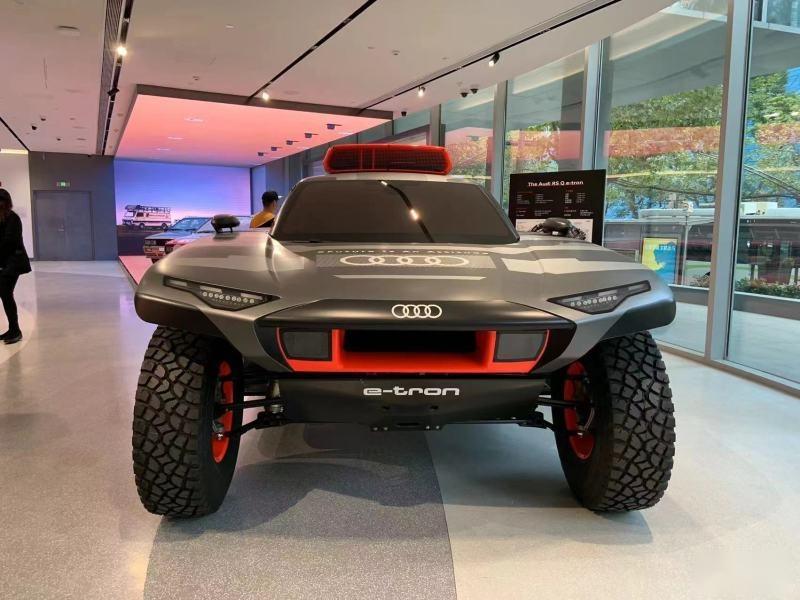 奥迪RS Q e-tron国内亮相 继续征战达喀尔拉力赛 - 知乎