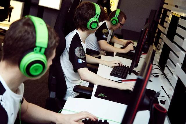 波兰电竞战队x-kom AGO现已加入Team Razer - 知乎