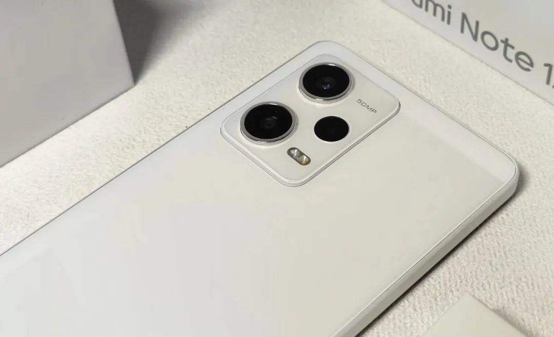 价格差不多，Redmi Note12 Pro和Note11T Pro谁更强呢？