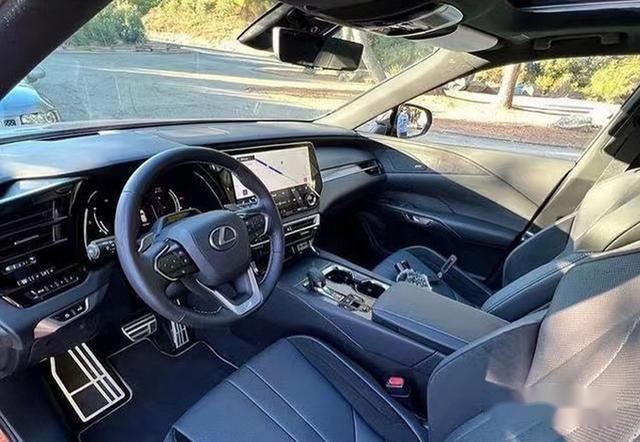 雷克萨斯全新RX实拍！动力比宝马X5强，最快本周国内亮相 - 知乎