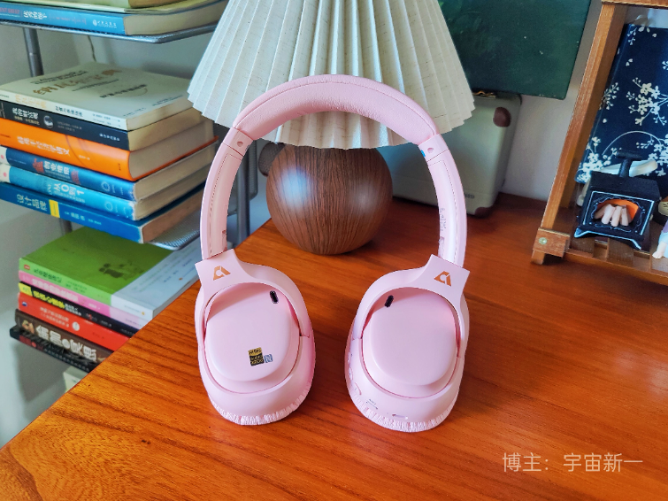 2024年头戴式降噪耳机怎么选？百元耳机却有千元耳机的音质，一魔声学E700头戴式耳机自用实测，65小时降噪续航！