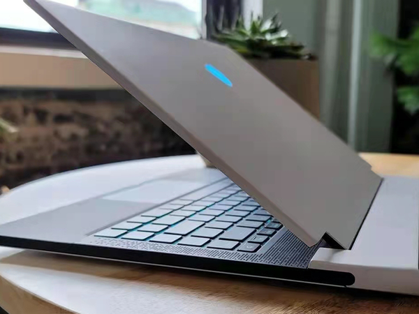 我想问一下，新出的外星人x14好还是ROG的幻X?