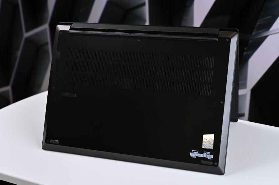 ThinkPad E14 2025评测：硬盘换上长江存储PC411，性能续航双提升 - 知乎