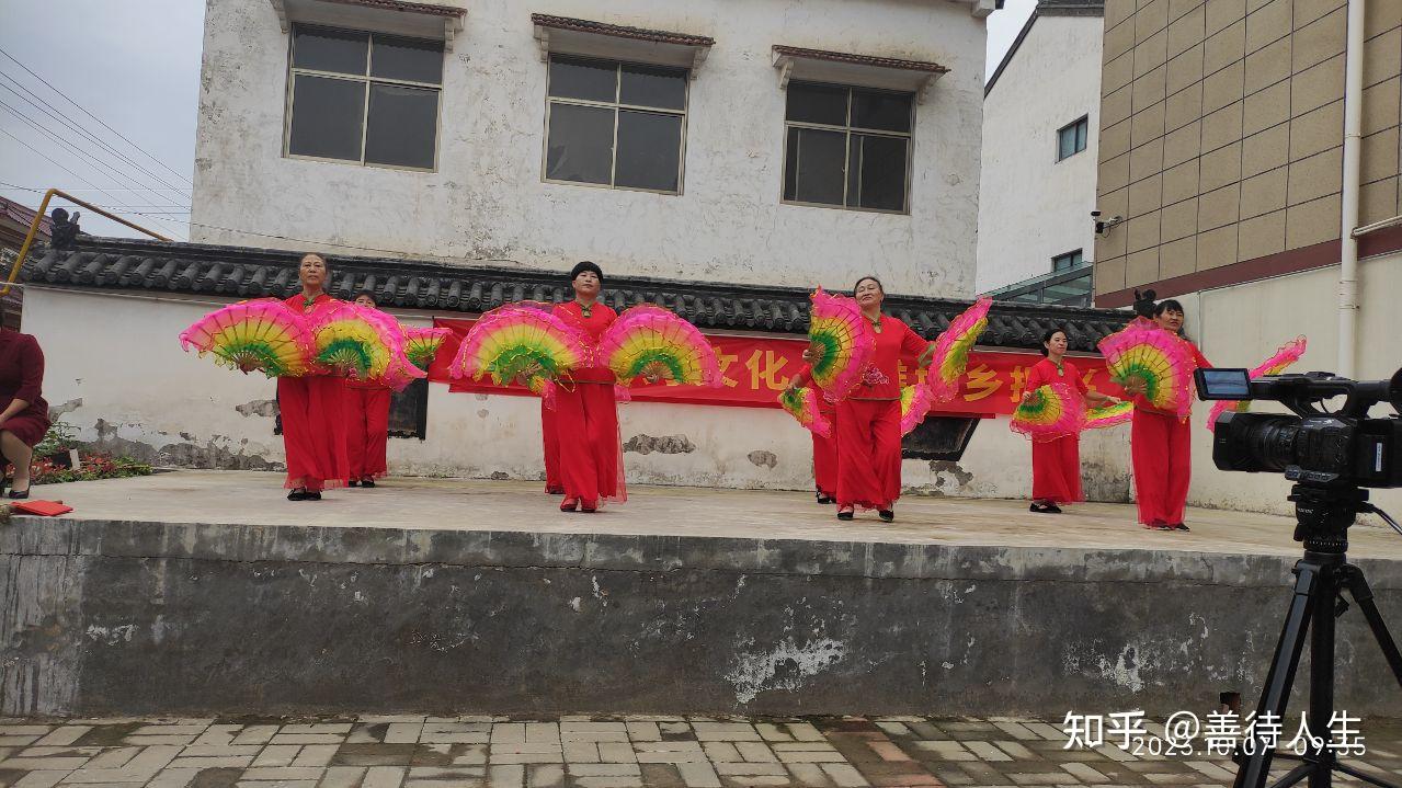 文艺下基层 感动村民心 - 知乎