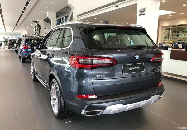 全新宝马X5实拍解析！车长近5米，全系8AT！豪华感很足 - 知乎