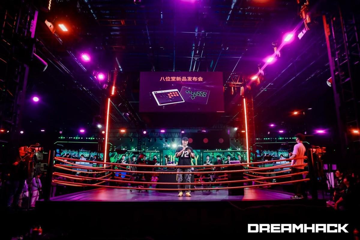 八位堂亮相2025 DreamHack，发布新品全按键专业街机控制器天刃星 - 知乎