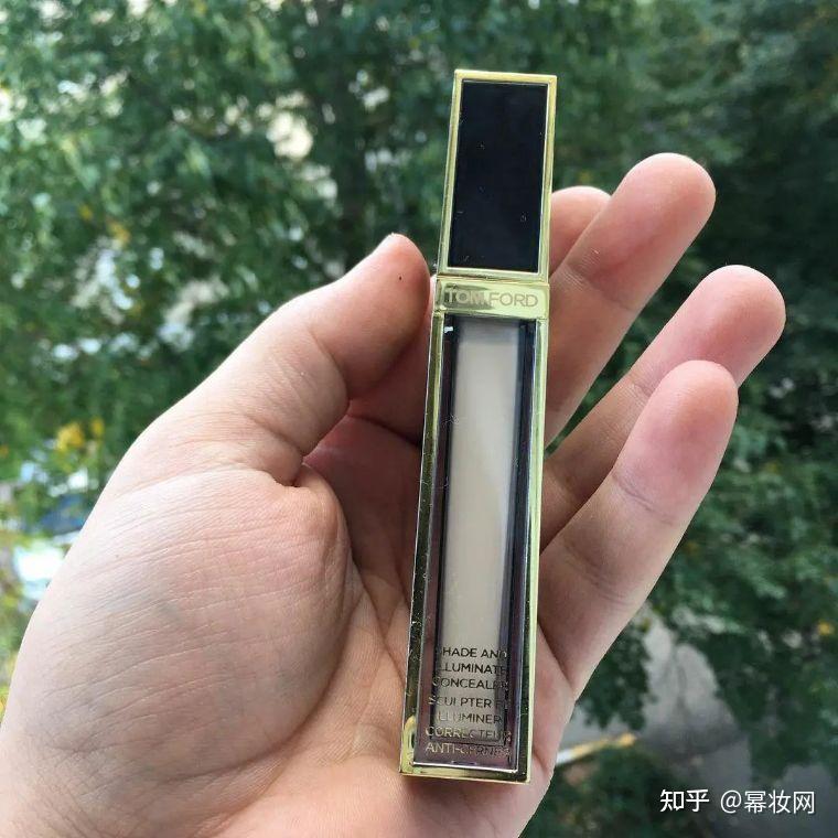 全球新品Vol.11 YSL圣诞节套装限量收藏版；MAC X LISA（BLACKPINK）联名新品唇釉； - 知乎