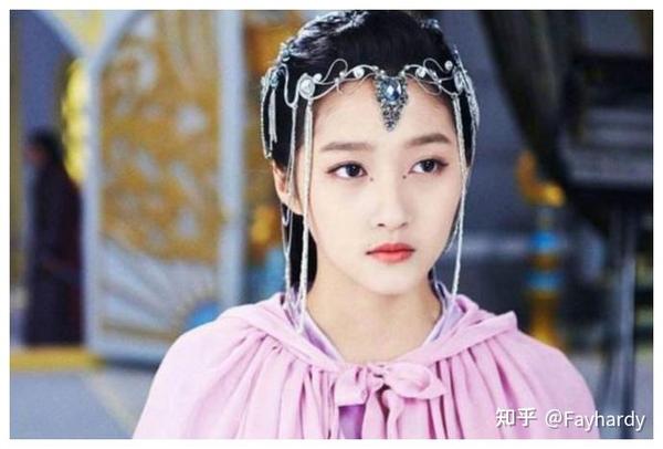 鹿晗家境曝光碾压关晓彤,确实是“京圈格格”高攀了,为什么? 知乎