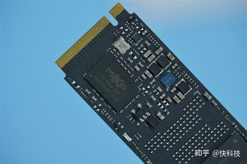 七彩虹战戟CN700 1TB SSD评测：国产方案7.1GB/s读取、499元最香 - 知乎