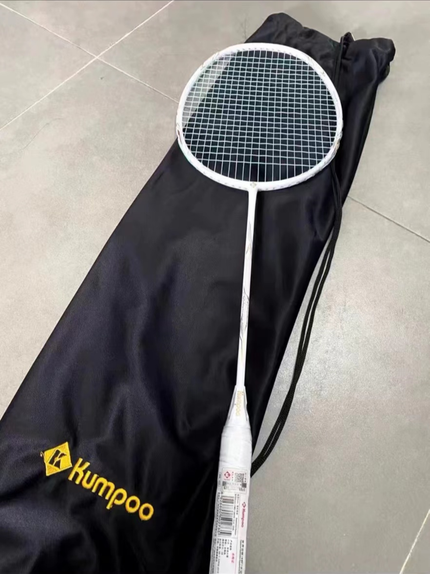 【女生羽毛球装备推荐】刚入坑羽毛球的小姐姐们，羽毛球拍/羽毛球鞋选购看这篇文章！ - 知乎