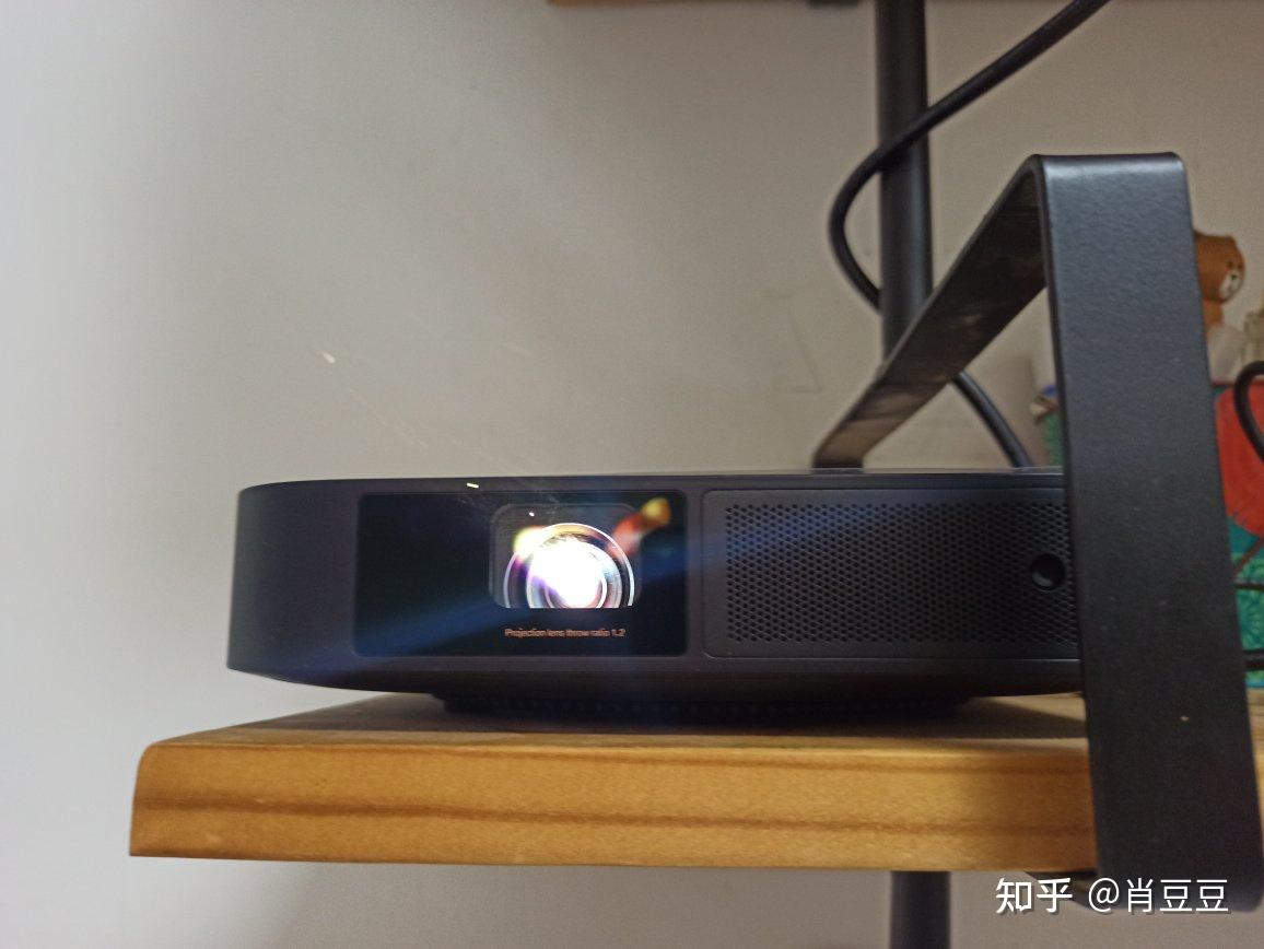 大眼橙 X7D Pro和极米 Z6X Pro哪款才是轻薄机皇？2023露营出游哪款比较推荐？ - 知乎