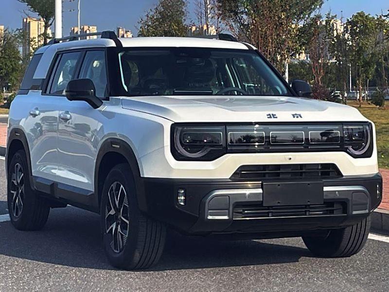 10万元买越野SUV！北京BJ30 1.5T动力轴距2米8 - 知乎