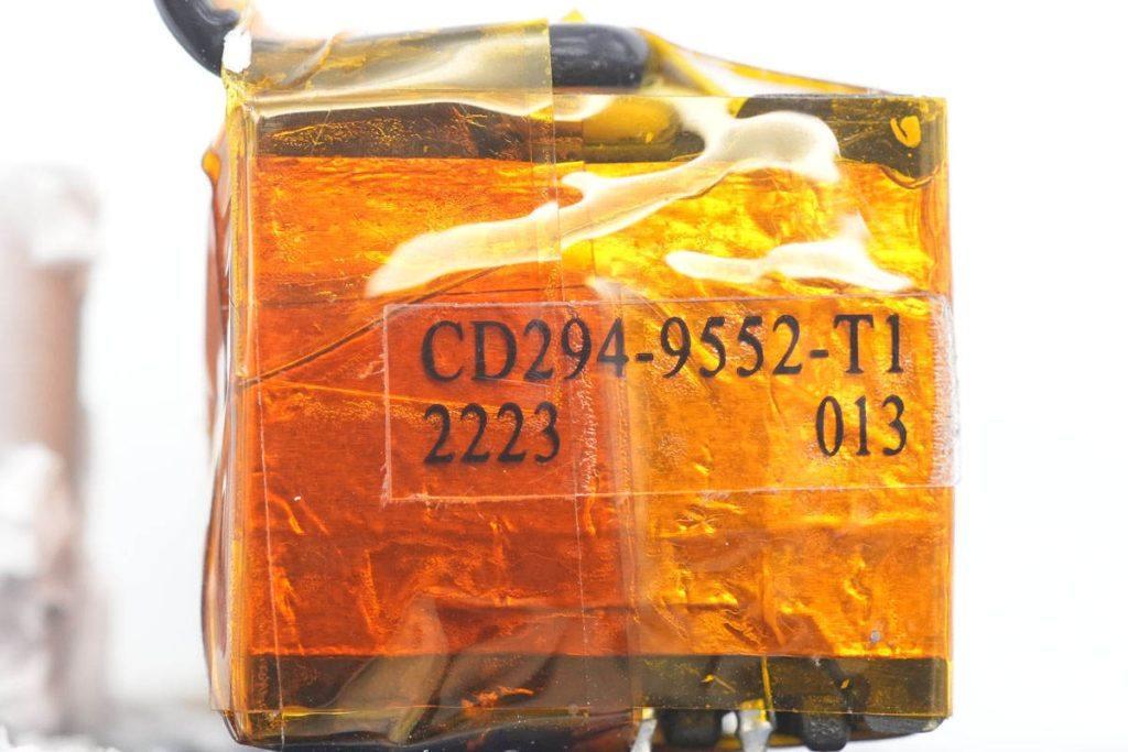 拆解报告：UGREEN绿联45W双C口氮化镓充电器CD294 - 知乎