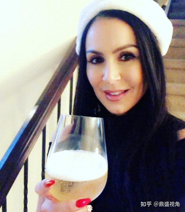 肯德拉·鲁斯特 (Kendra Lust)以其独特的风格而闻名业界（多图） - 知乎