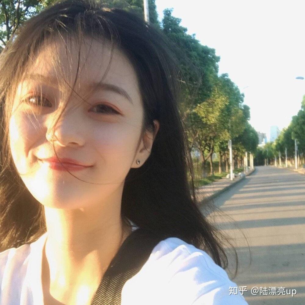 适合在朋友圈发自拍配的文案(简短版本) 知乎