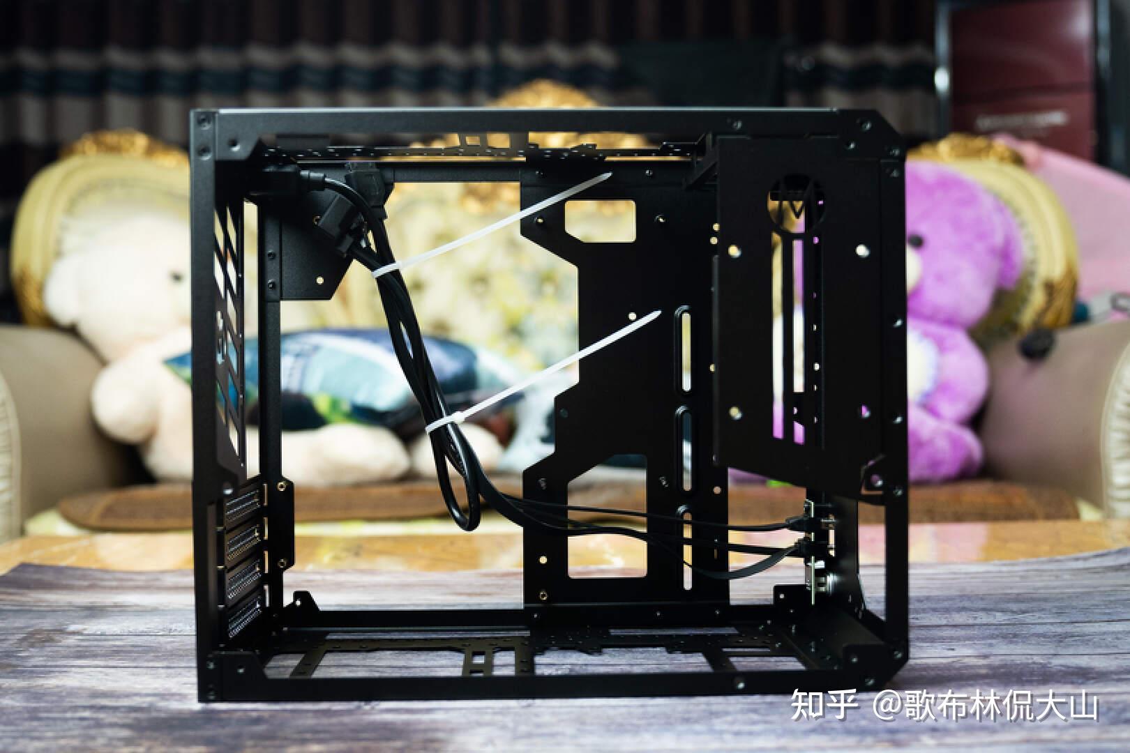 4070ti塞小机箱，颜值温控噪音我全都要：机械大师C28装机实测 - 知乎