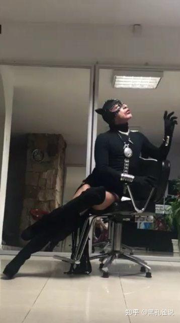 黑孔雀说《时尚之光》Ⅱ，致敬极致“妖娆”的男人，Gigi Hadid为范思哲开秀台步拉垮惹议论？ - 知乎