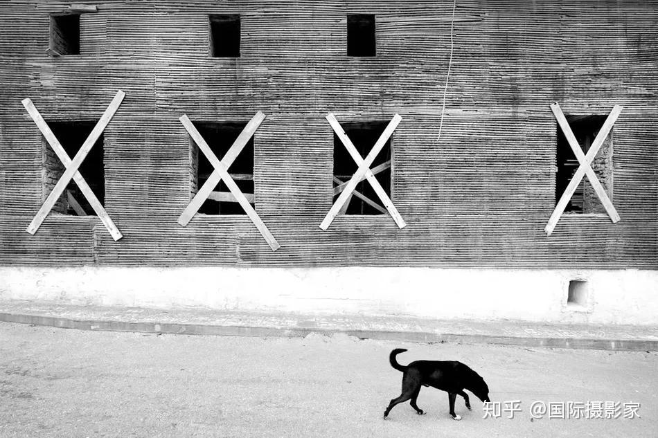 街头摄影师Hakan Biyiklioglu：凝萃街头的瞬息万变 - 知乎