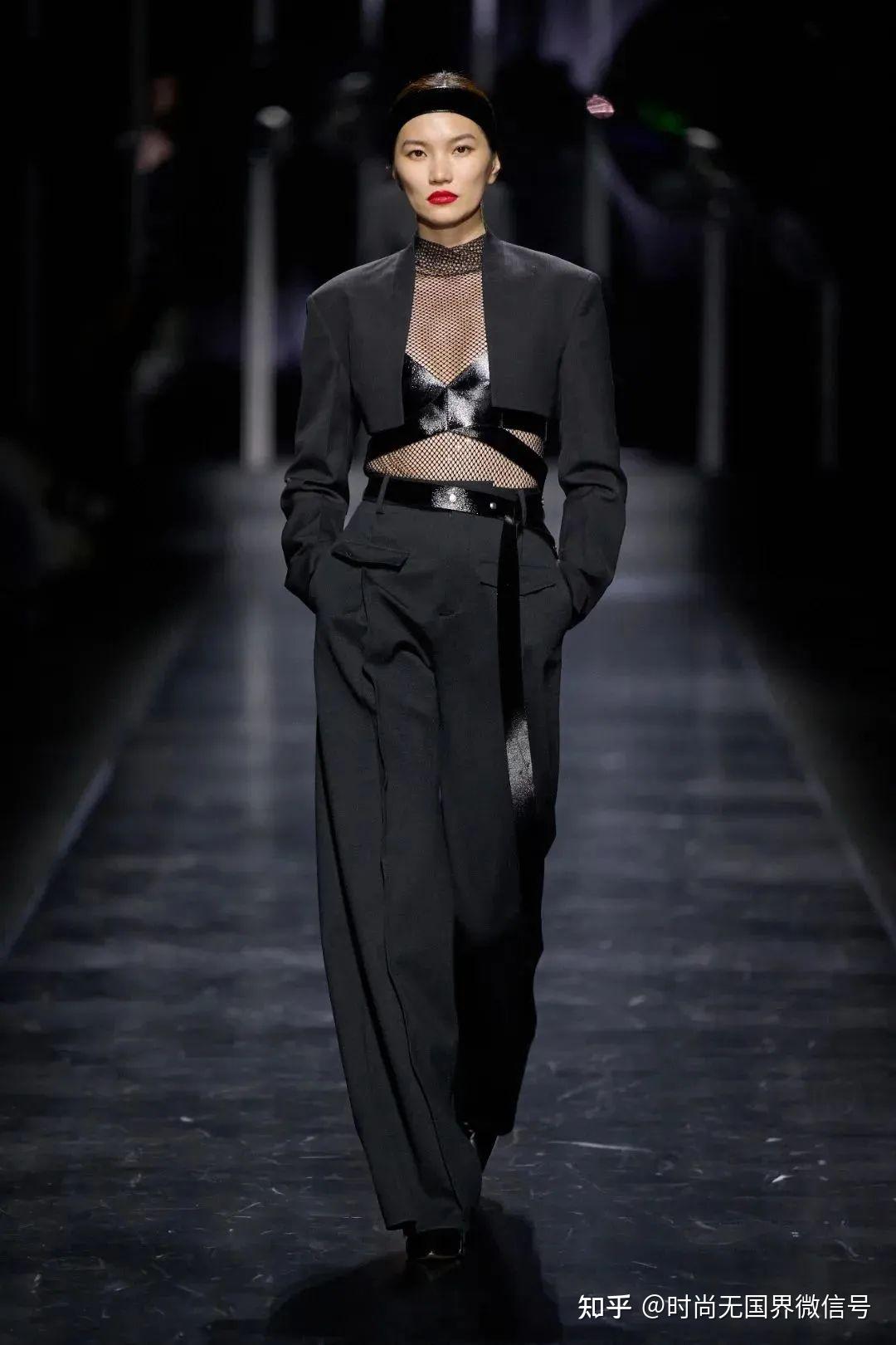 秀场一线｜COMME MOI全新秋冬系列，诠释吕燕的“十年一刻” - 知乎