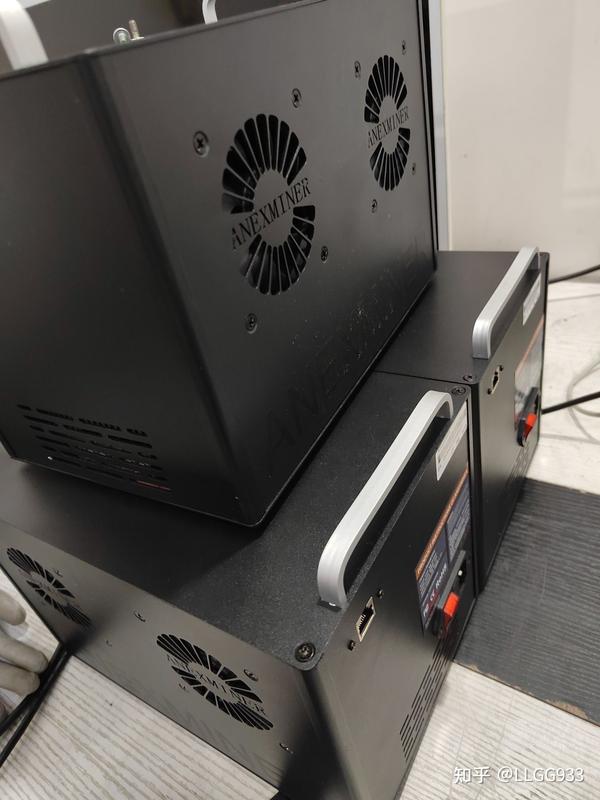 Anex系列产品的芯片采取一体化的存储和计算技术，具备高算力、低能耗、低噪音的三大特点，服务器支持ETHASH和ETCHASH - 知乎
