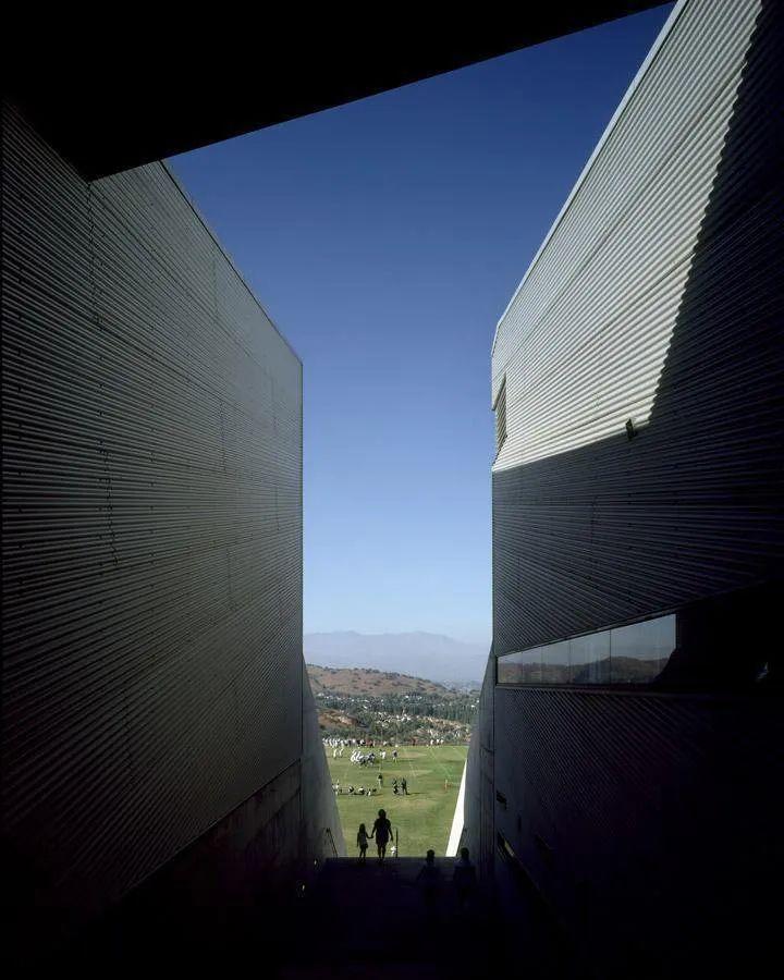 Thom Mayne 汤姆·梅恩｜【极速100x10】100个设计师的1000个项目【016】 - 知乎