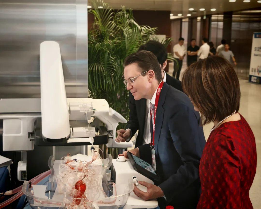 爱博合创携PANVIS®系列血管介入机器人首次亮相OCC，展现国产原创创新力量 - 知乎