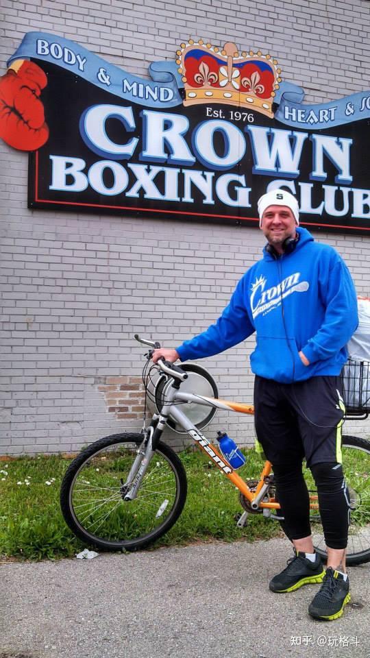 一个拳馆老板能做出什么海报？——Crown Boxing Club格斗海报作品集 - 知乎