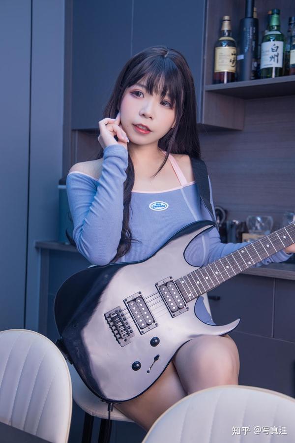 自闭颜球球(无颜小天使wy)写真合集cos图片:吉他妹妹 - 知乎
