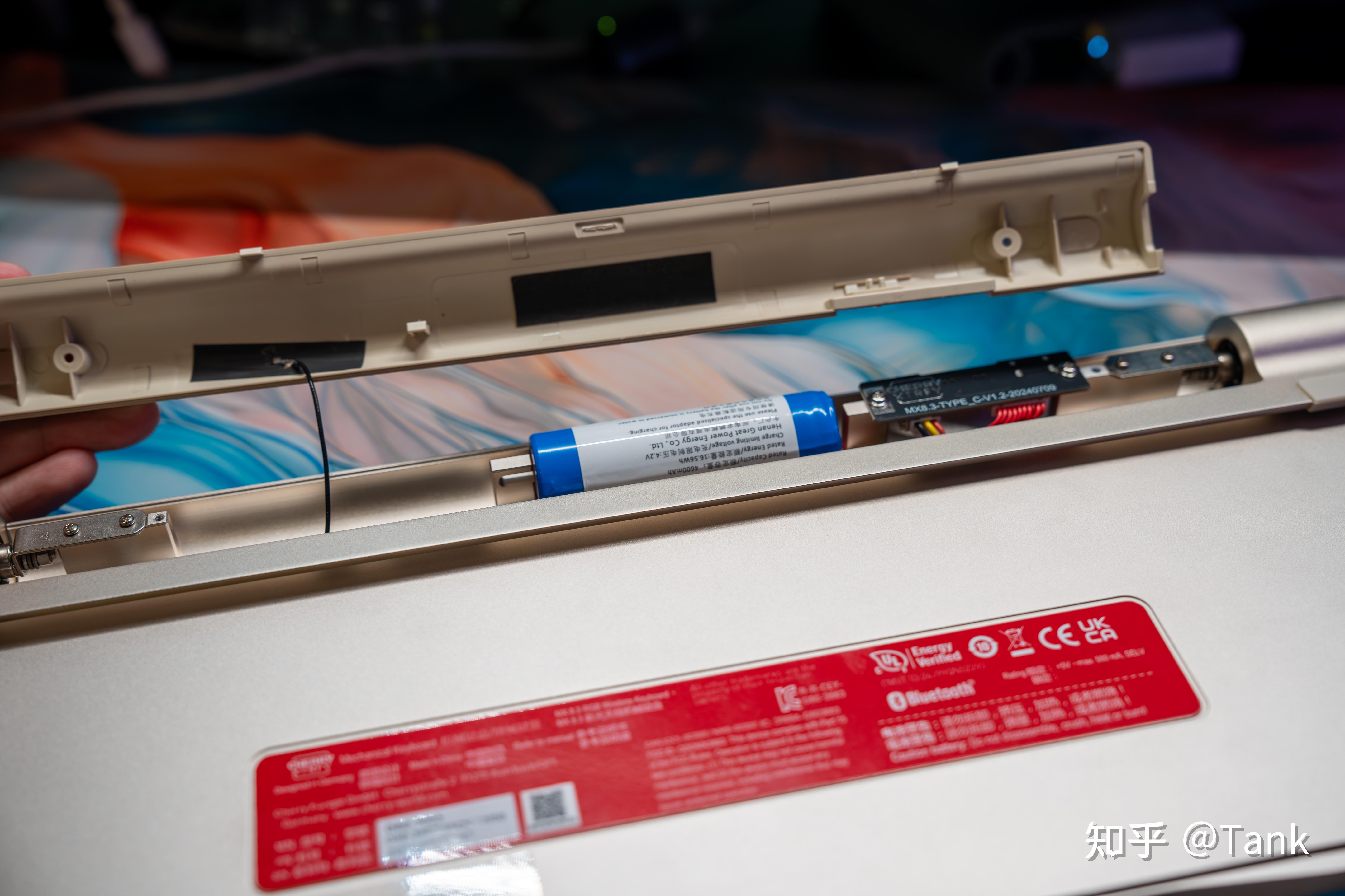 Cherry 再发旗舰机械键盘！Cherry MX8.3 深度体验拆解测评，没有军火箱的 Cherry 还是那个味吗？