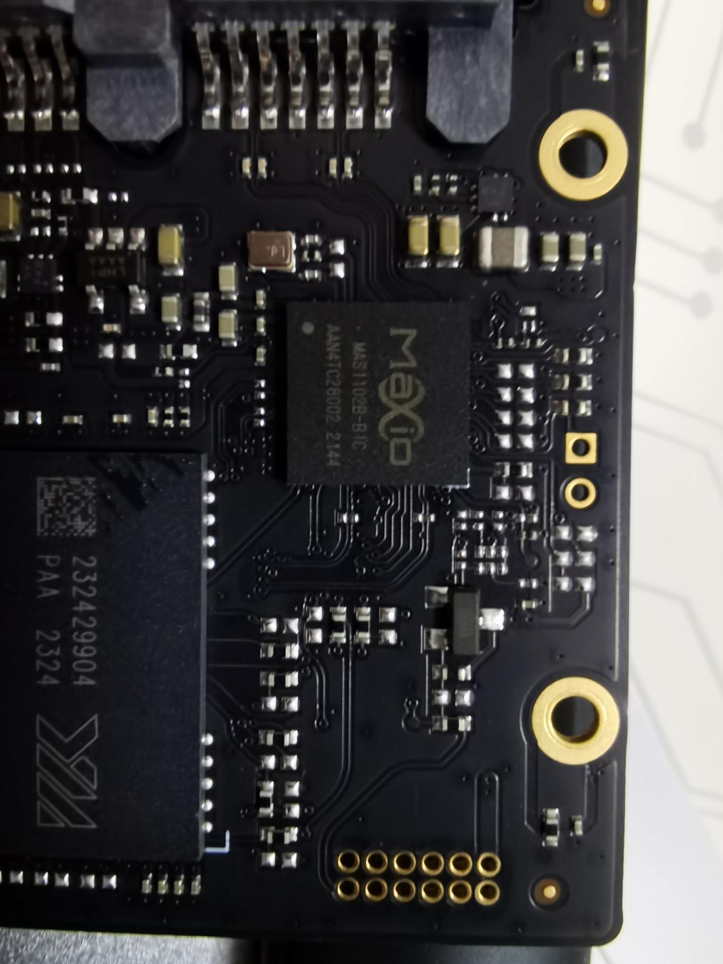 【随心所拆】致态SC001 XT主控亮相 - 知乎