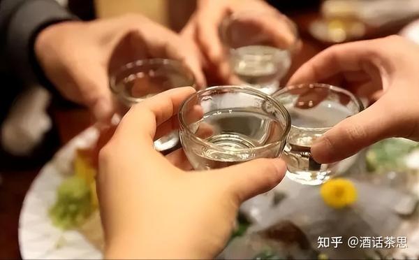 河南酒桌文化,据说一条鱼能喝108杯的 鱼头酒”,你了解多少? 知乎