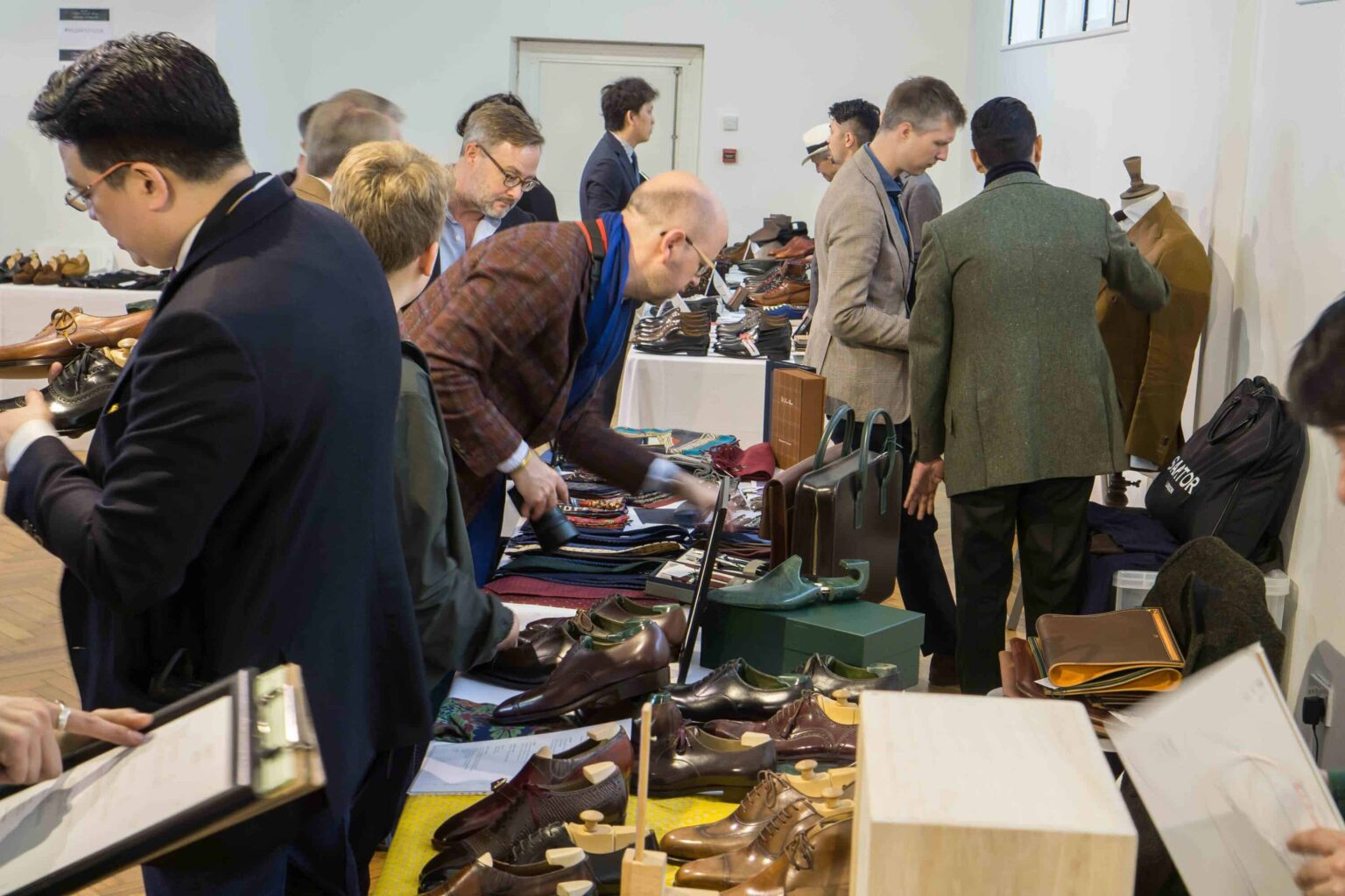 何为Trunk Show - 知乎