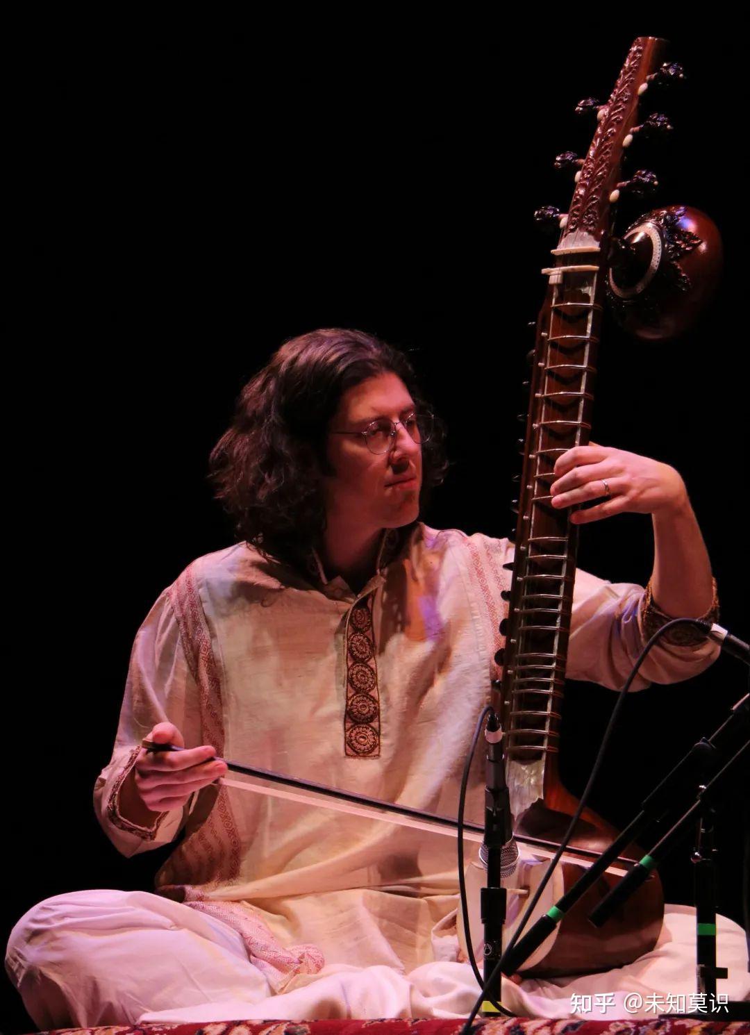 「艾斯拉吉(Esraj)」什么乐器的声音居然震住了泰戈尔？ - 知乎