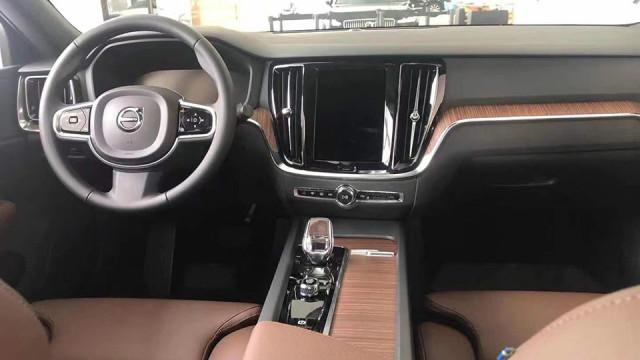 沃尔沃S60降价7万，只比奥迪A4L多5千，买谁？ - 知乎