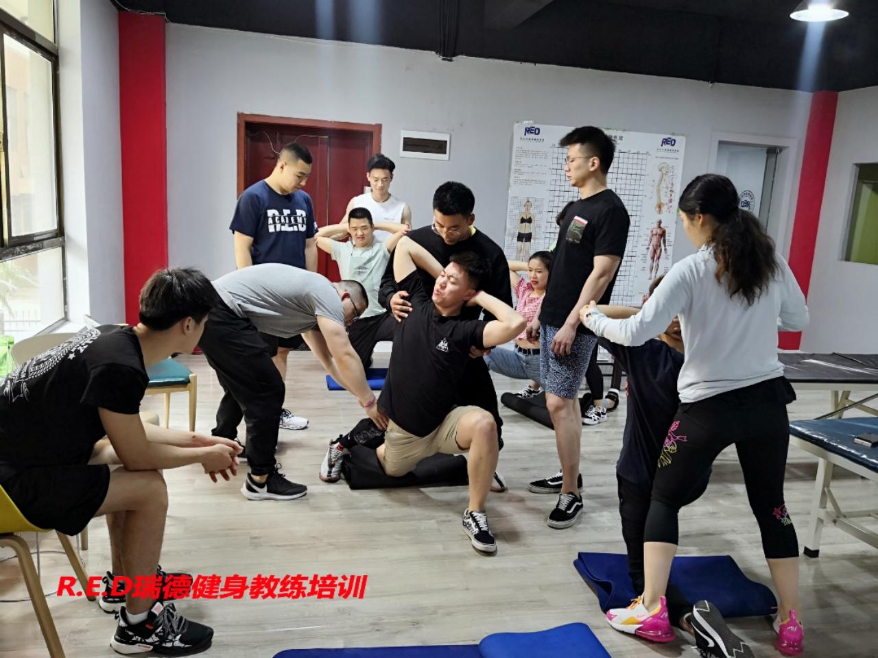 体育生怎么才能做健身教练 知乎