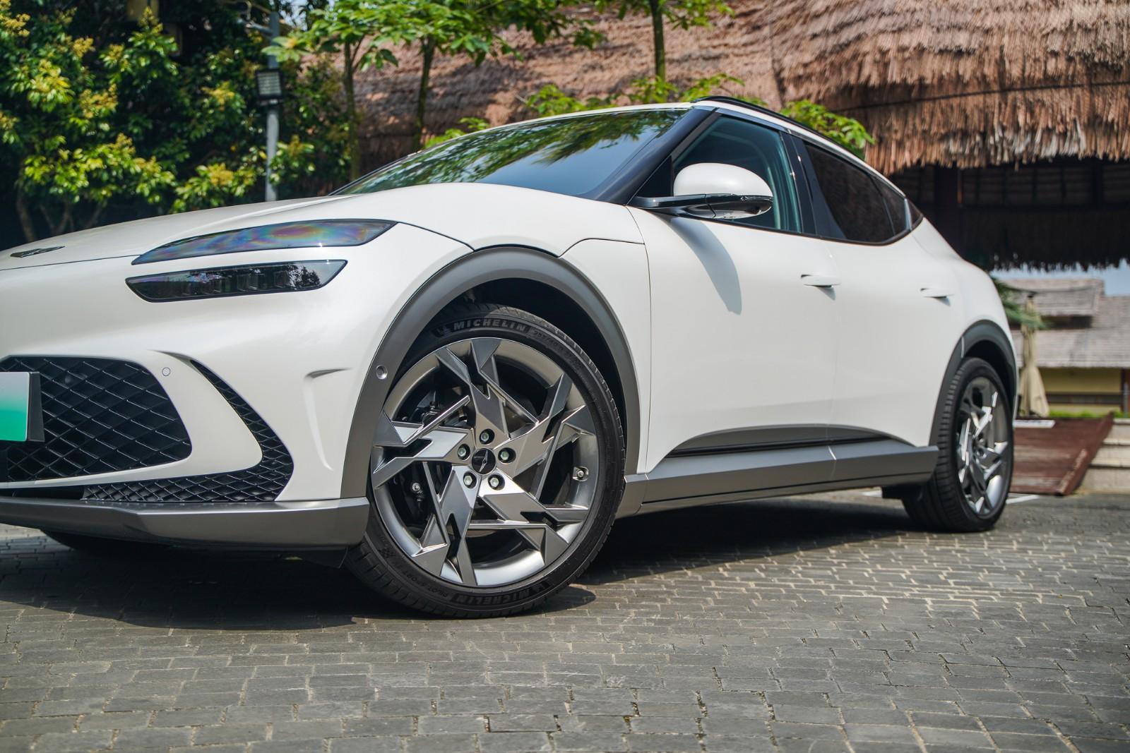 好玩才是第一要义! 试驾捷尼赛思GV60 - 知乎