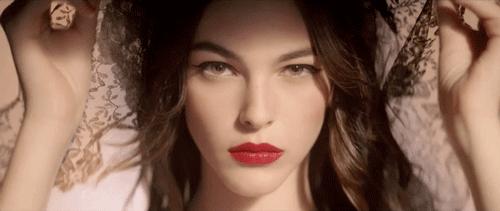 美颜盛世就是如此 超模Vittoria Ceretti看一眼就让人沦陷 - 知乎