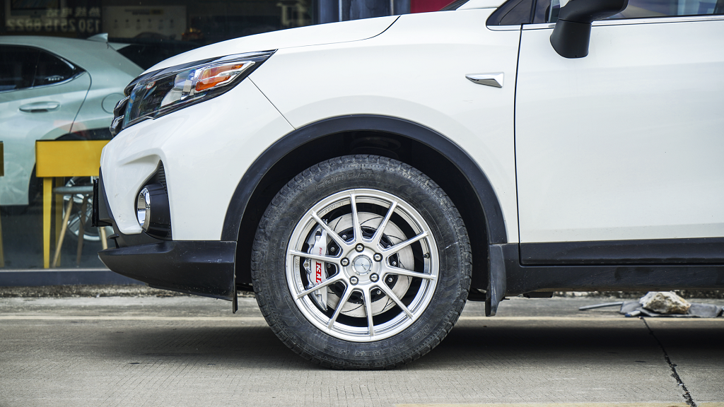 传祺GS3升级前轮刹车改装案例，TEI P40NS刹车套件，改装后的效果 - 知乎