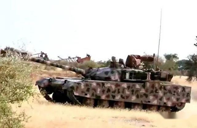 外贸坦克遇到差评，尼日利亚称VT4坦克不好用，想用俄制T90替代 - 知乎