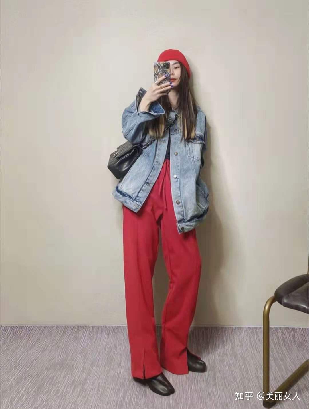 红色裤子配什么颜色上衣好看 - 知乎