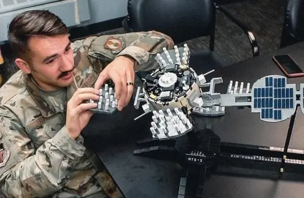 【技术· 航天】正在总装，明年发射！美国卫星导航系统GPS增强版试验系统：“NTS-3”卫星介绍 - 知乎