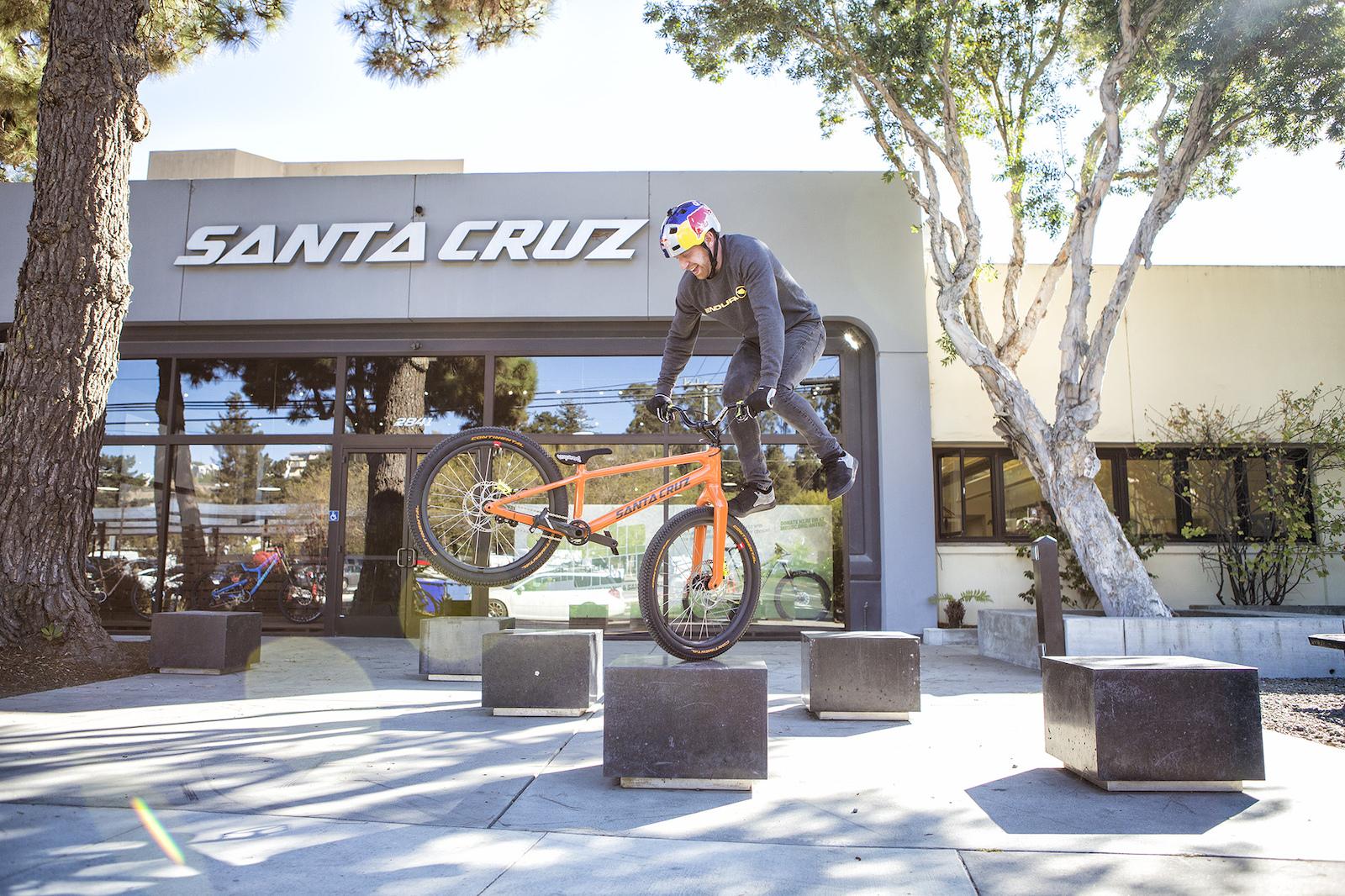 最贵的Santa Cruz！——丹尼大神的全定制Santa Cruz Trail！每周新车【3】 - 知乎