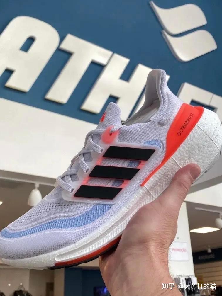 史上最轻！最新UB Light超厚boost！满满踩屎感！ - 知乎